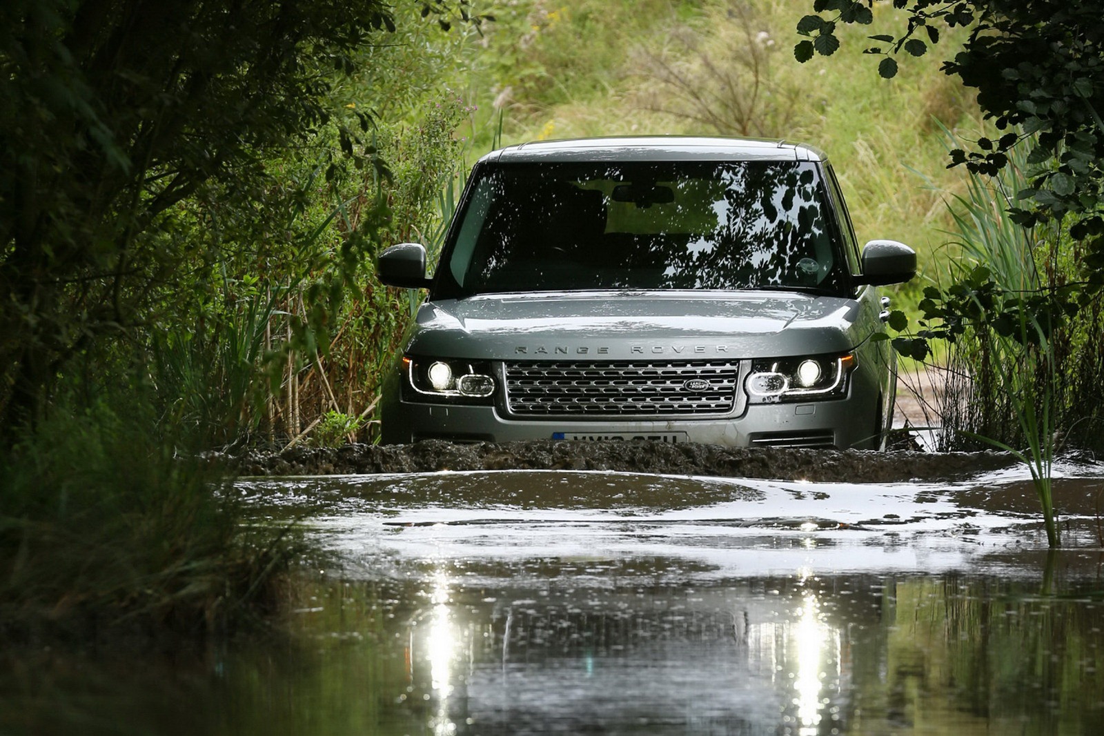 2013 Range Rover Mk4 ~ Autooonline Magazine